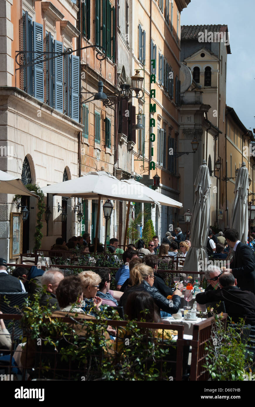 Rome piaza people hi-res stock photography and images - Alamy