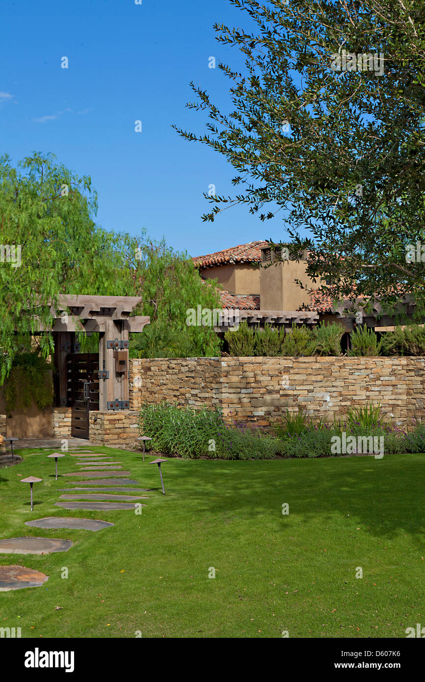 Path leading up House Exterior Stock Photo - Alamy