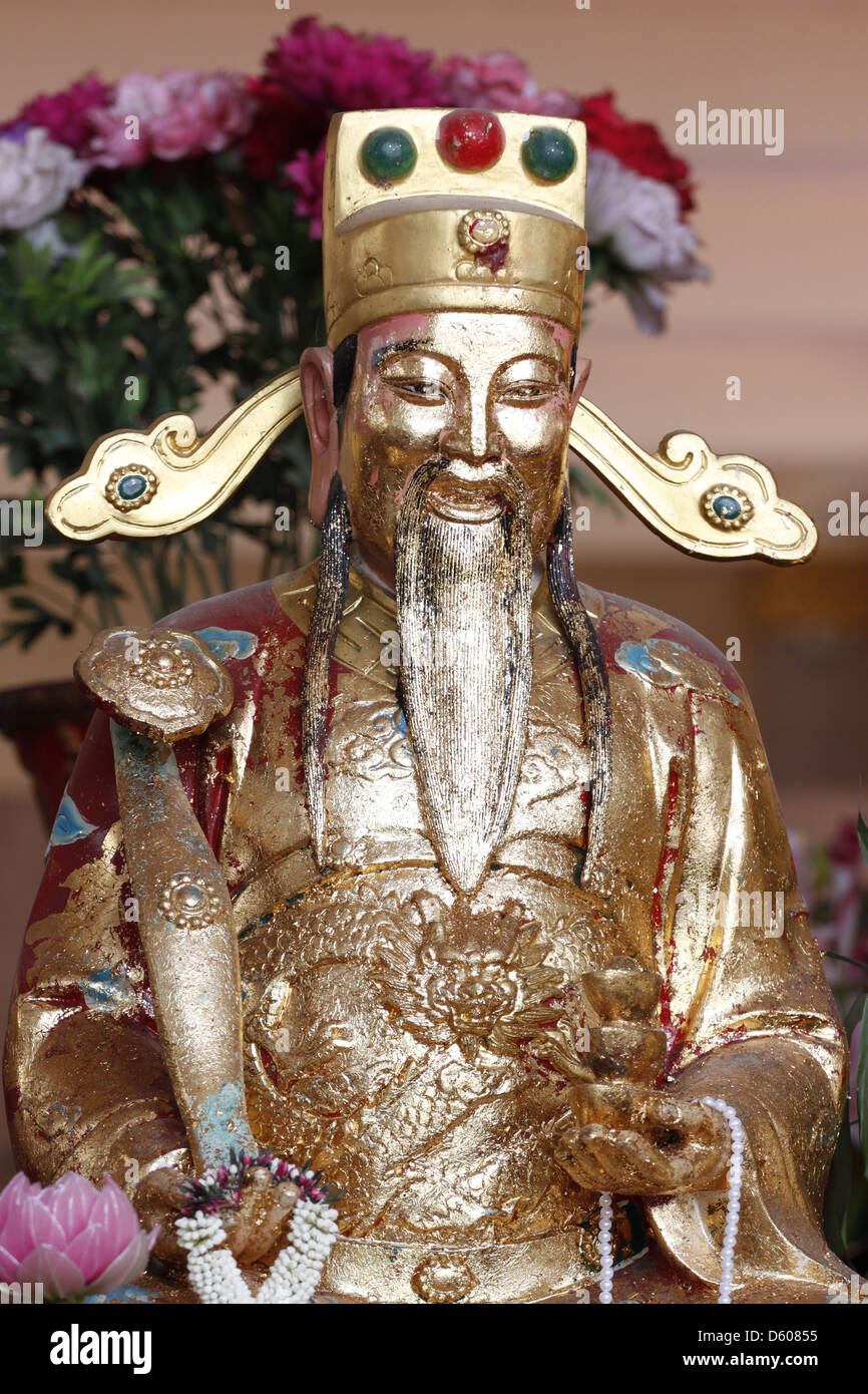 Taoist deity hi-res stock photography and images - Alamy