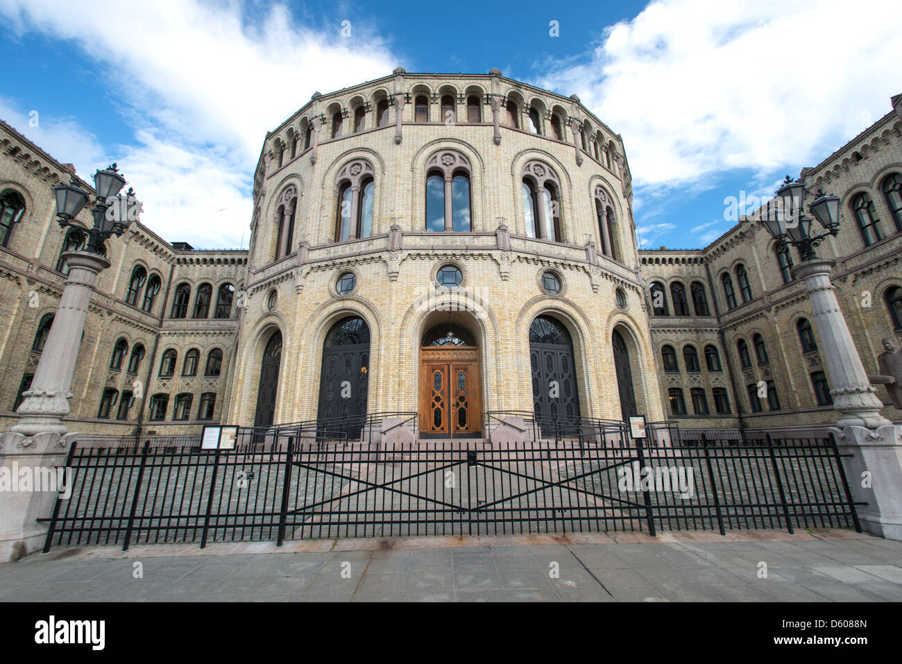 Parliament of oslo hi-res stock photography and images - Alamy