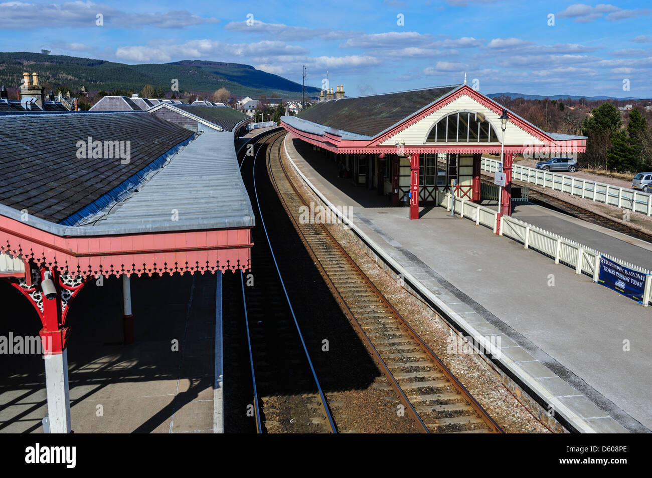 Victorian train platform hi-res stock photography and images - Alamy