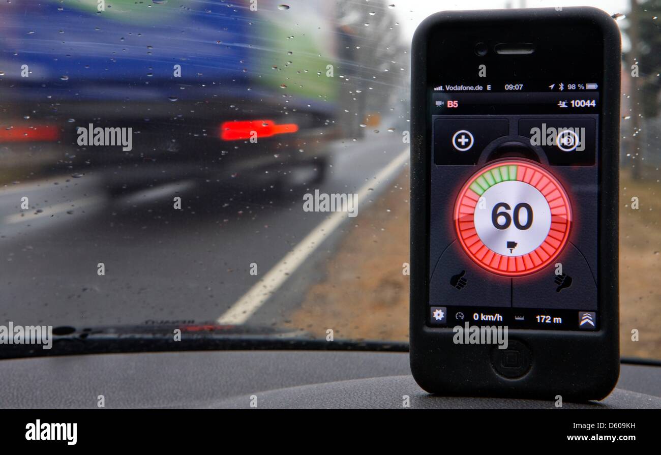 ILLUSTRATION - A warning app specialized in speed limit enforcement ...