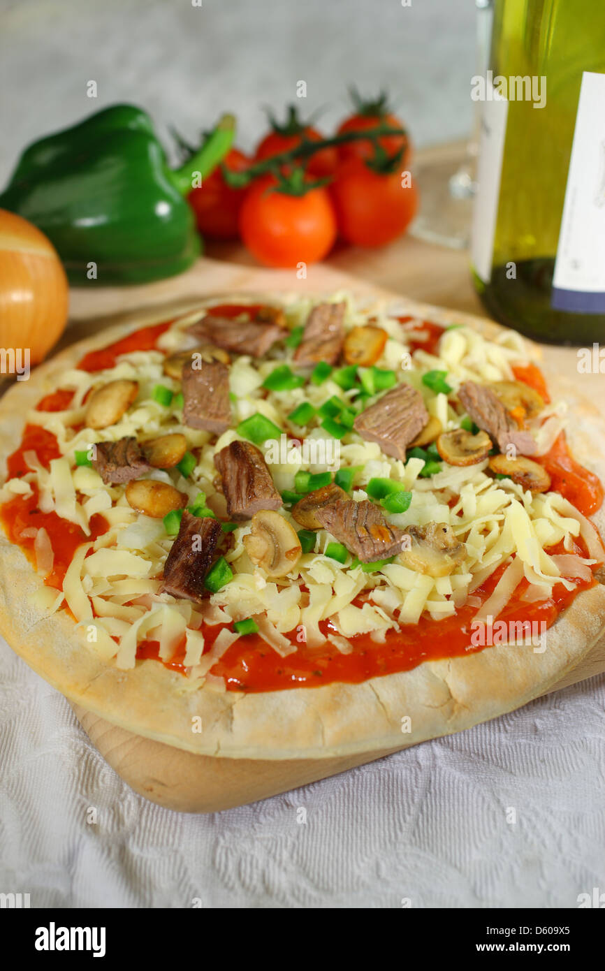 Beef Mushroom and Mozerella Pizza Stock Photo - Alamy