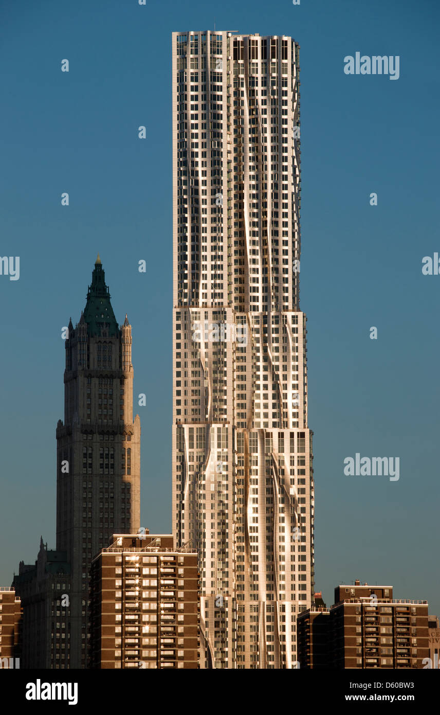 The woolworth tower hi-res stock photography and images - Alamy