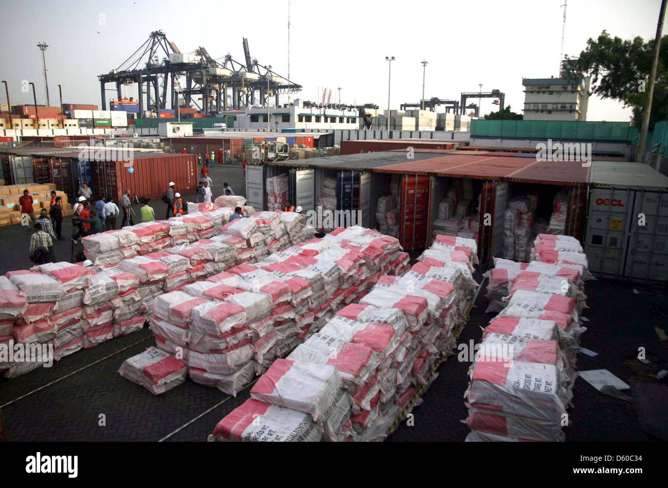 Gutka hi-res stock photography and images - Alamy