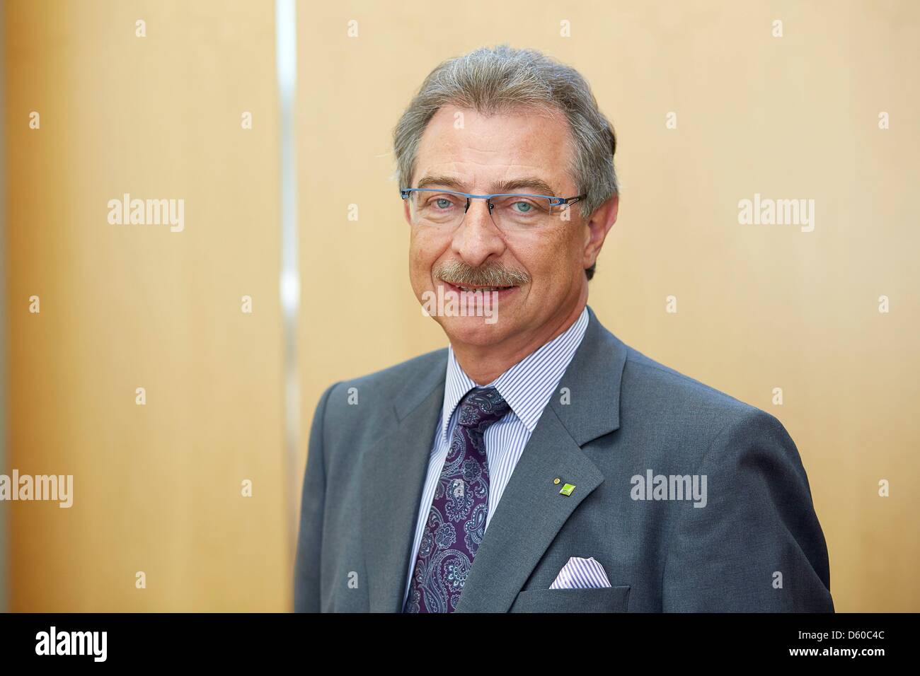 Software cloud hi-res stock photography and images - Alamy