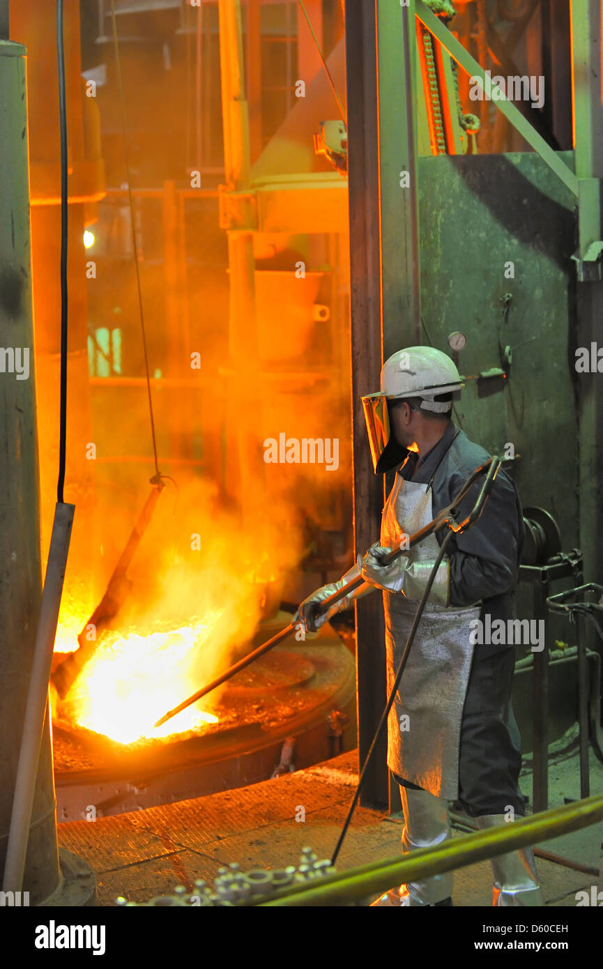 Metalcasting hi-res stock photography and images - Alamy