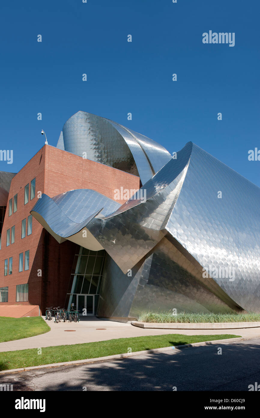 Case western reserve architecture hi-res stock photography and images ...