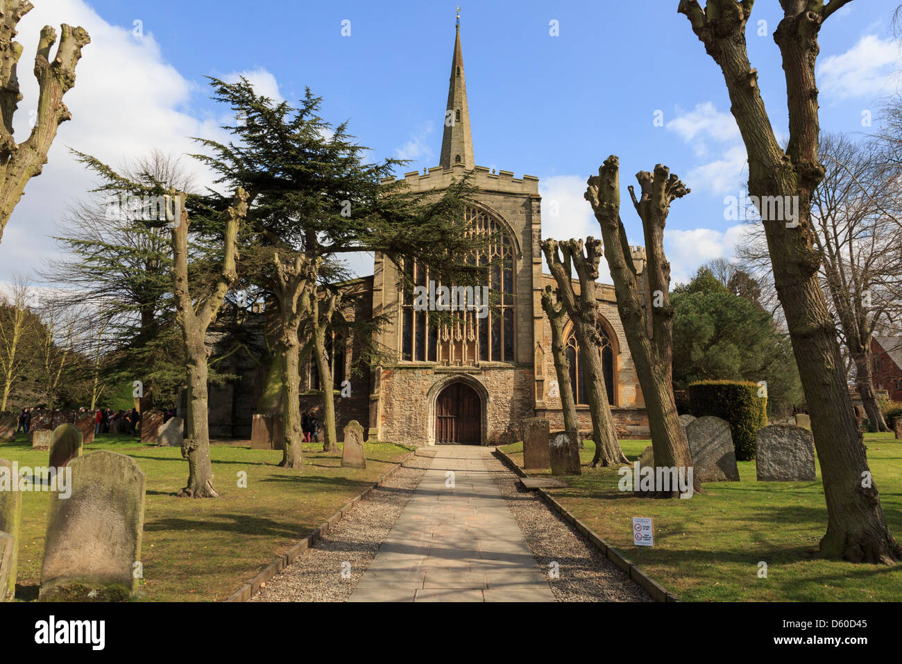 Path to Holy Trinity Church where William Shakespeare is buried in ...