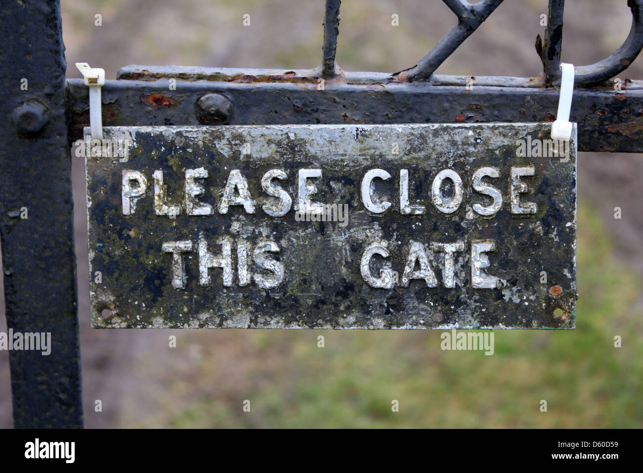 please close the gate sign notice in wales, great britain, uk Stock ...