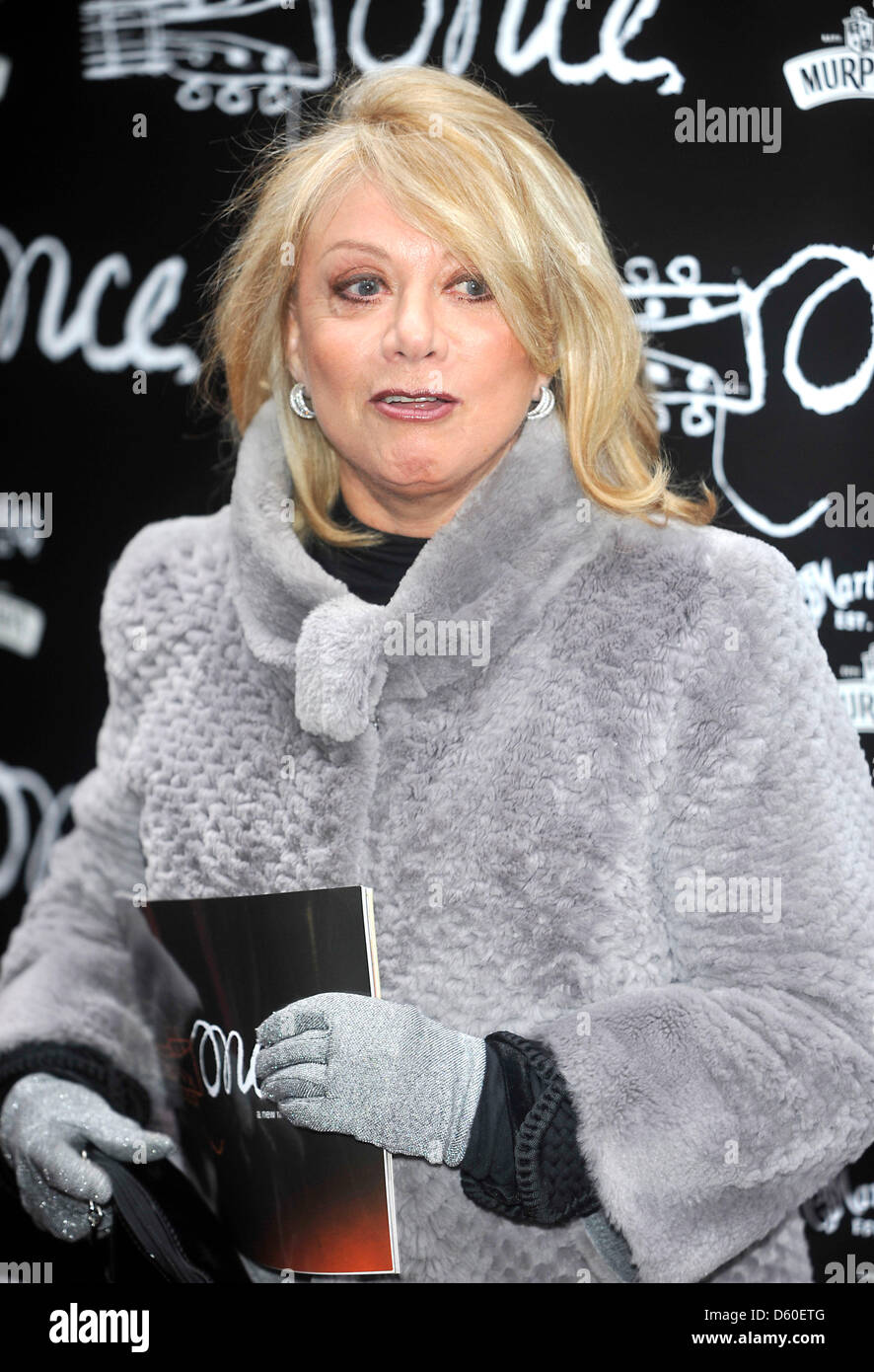 Elaine paige hi-res stock photography and images - Alamy