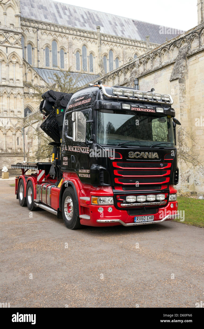 Scania truck with Palfinger crane mounted on back Stock Photo - Alamy