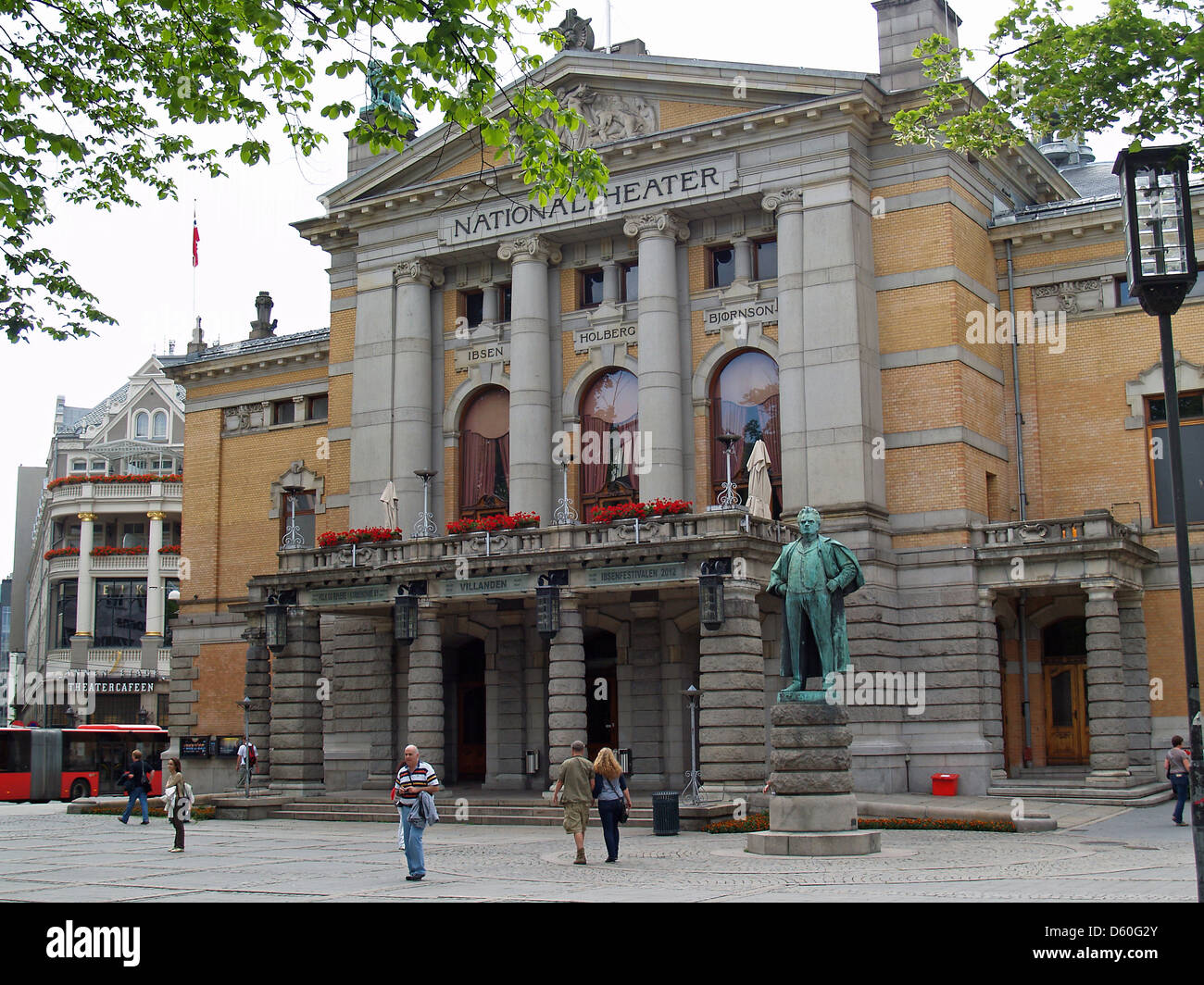 Statue national theatre oslo hi-res stock photography and images - Alamy