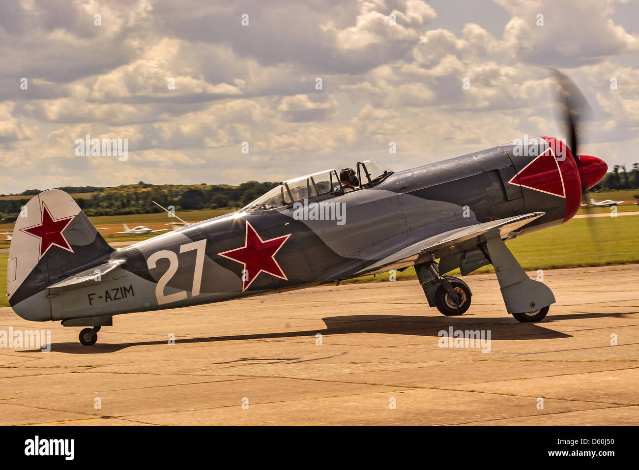 Yak aircraft hi-res stock photography and images - Alamy
