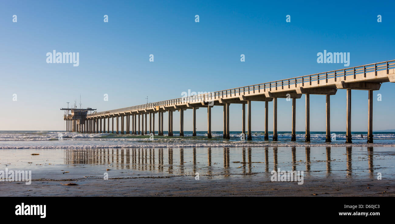 Scripps pier california hi-res stock photography and images - Alamy