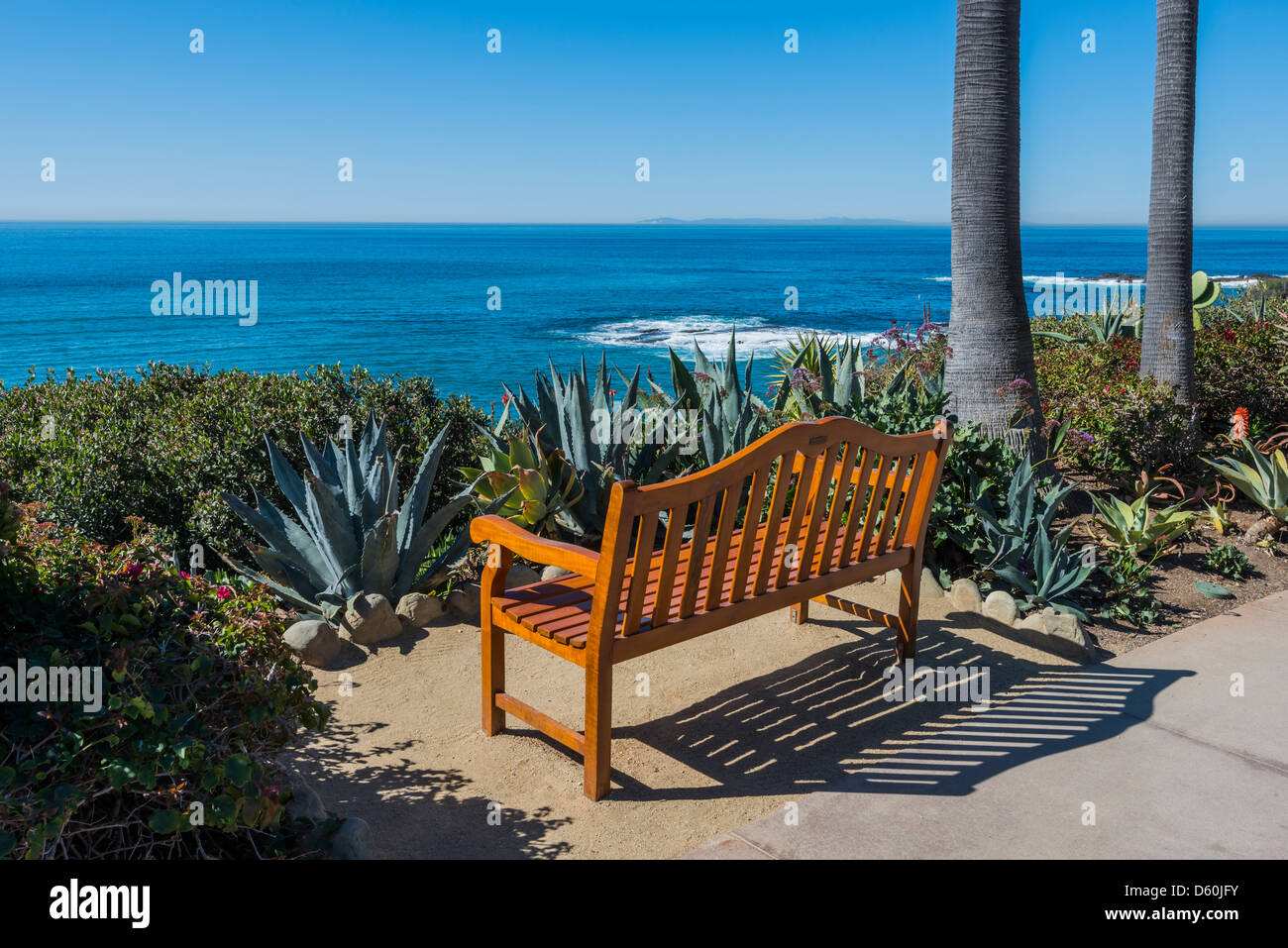 Lookout bench hi-res stock photography and images - Alamy