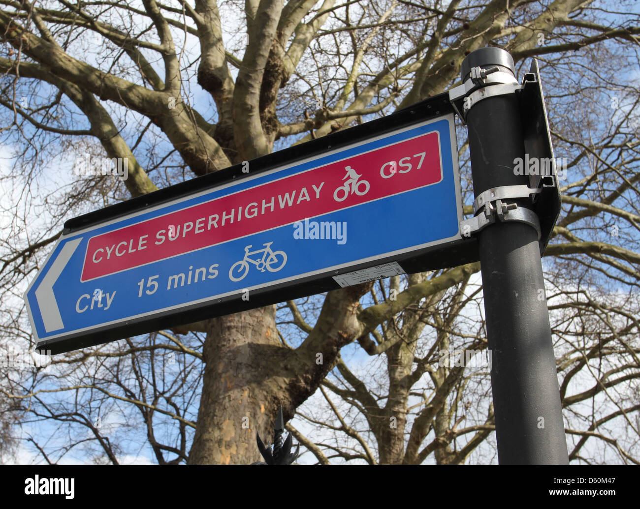 London cycle superhighway hi-res stock photography and images - Alamy