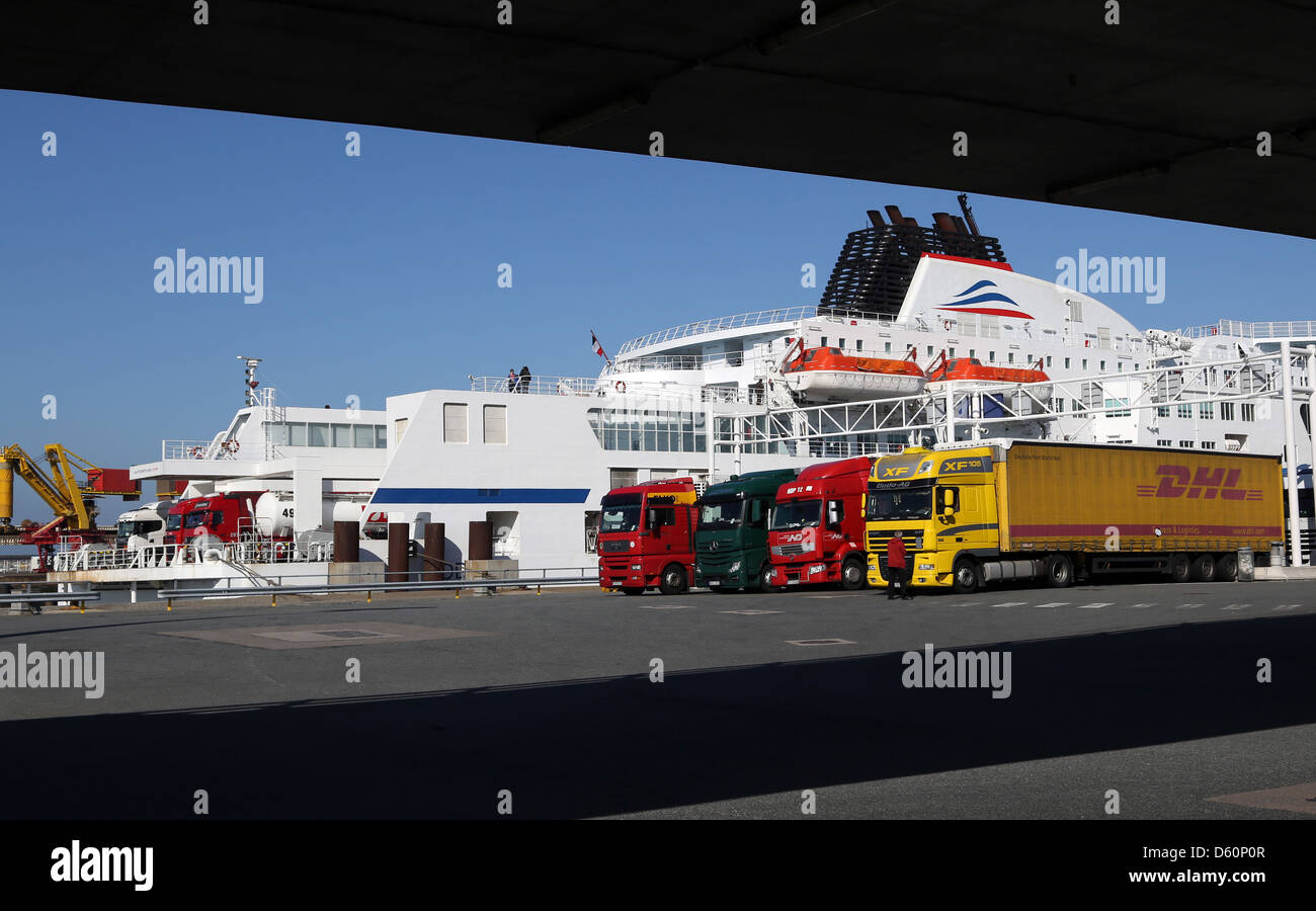 Calais dock Ferry Terminal France Stock Photo - Alamy