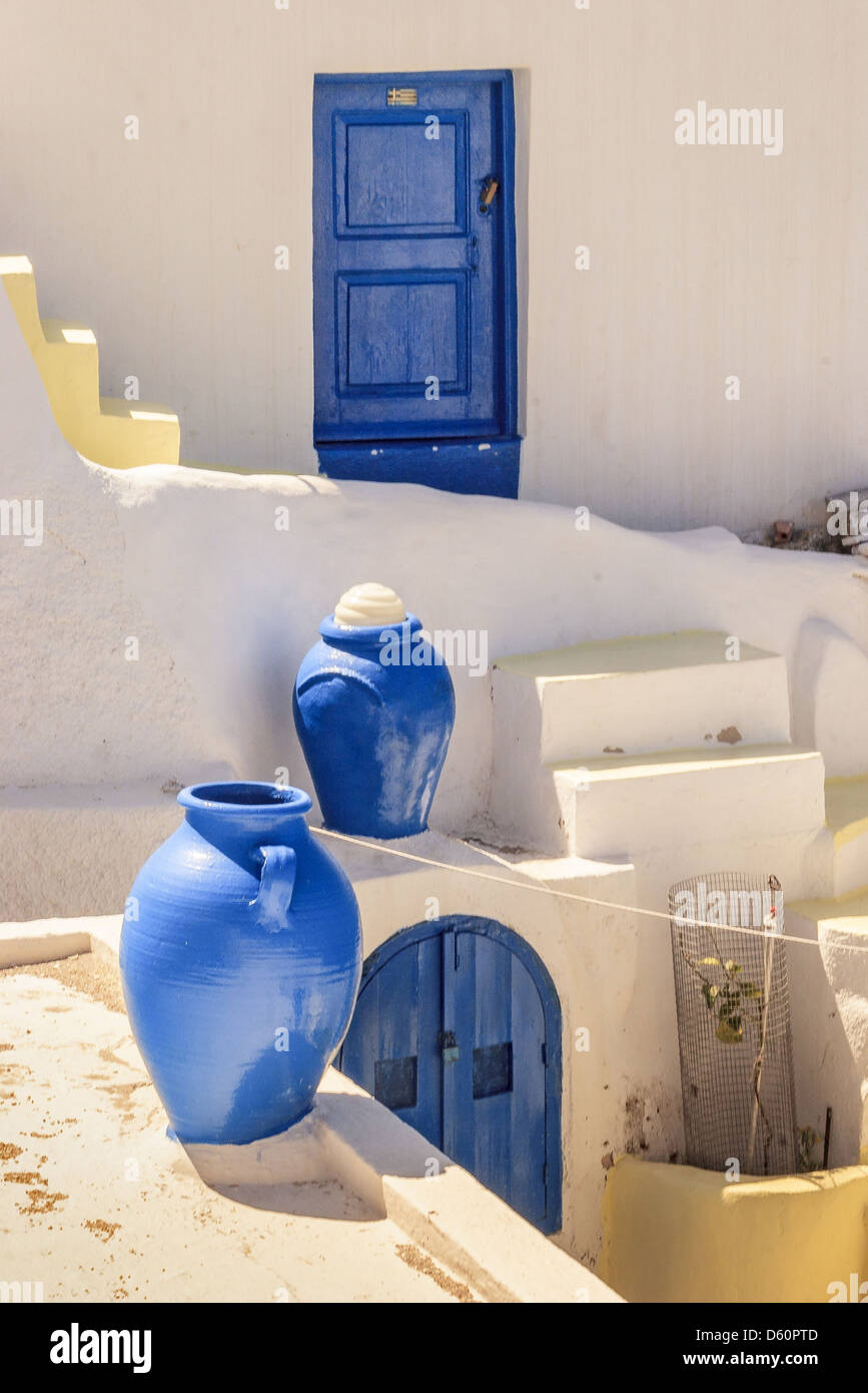 Decorative pots hi-res stock photography and images - Alamy