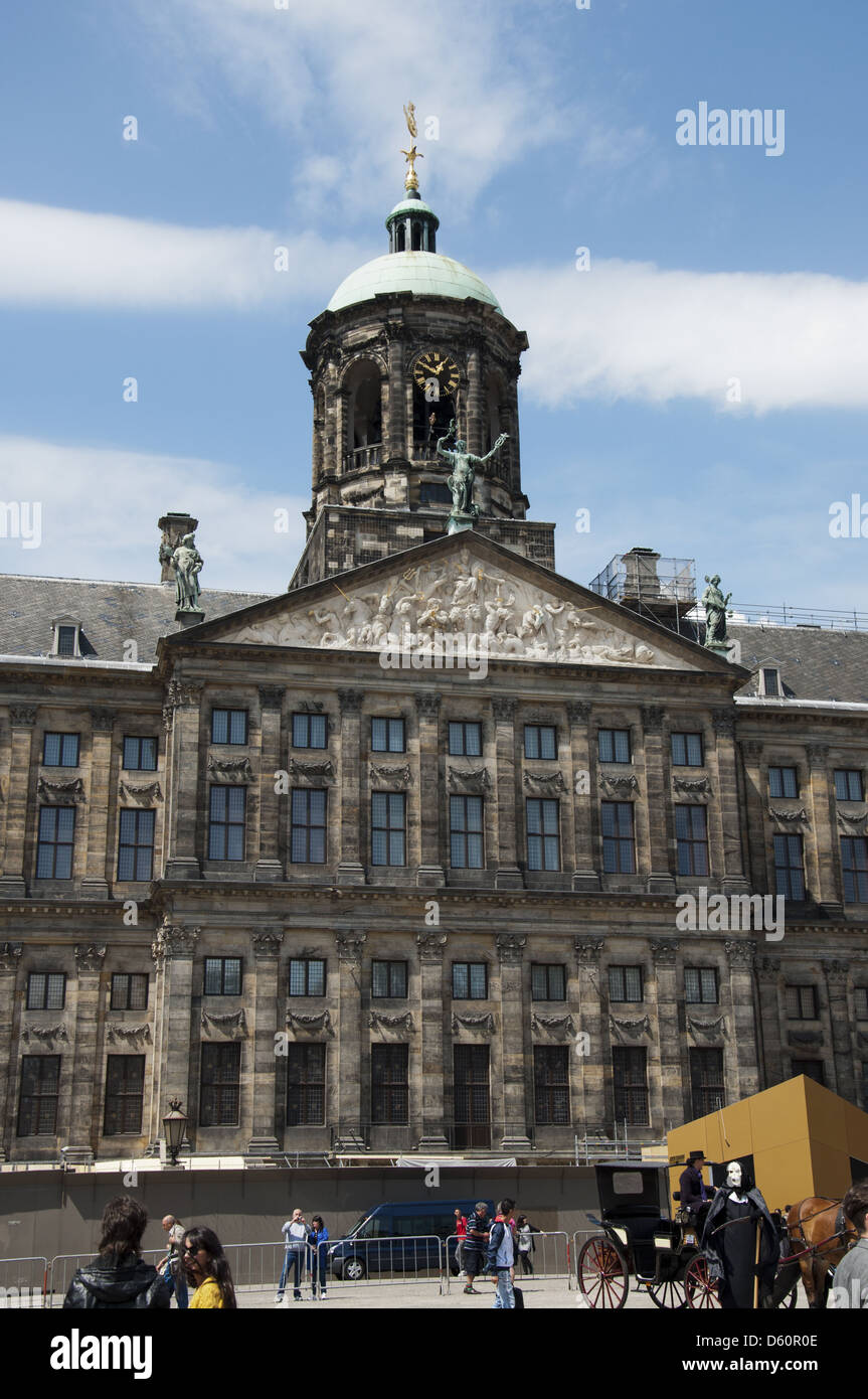 Dam palace hi-res stock photography and images - Alamy