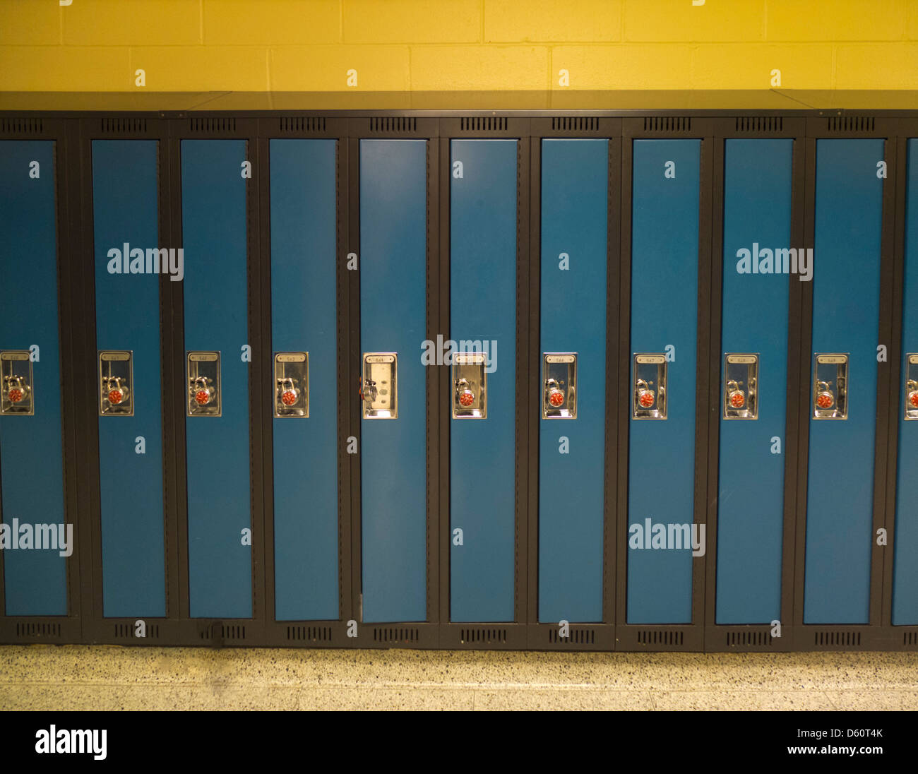 Empty High School Lockers Stock Photos & Empty High School Lockers ...