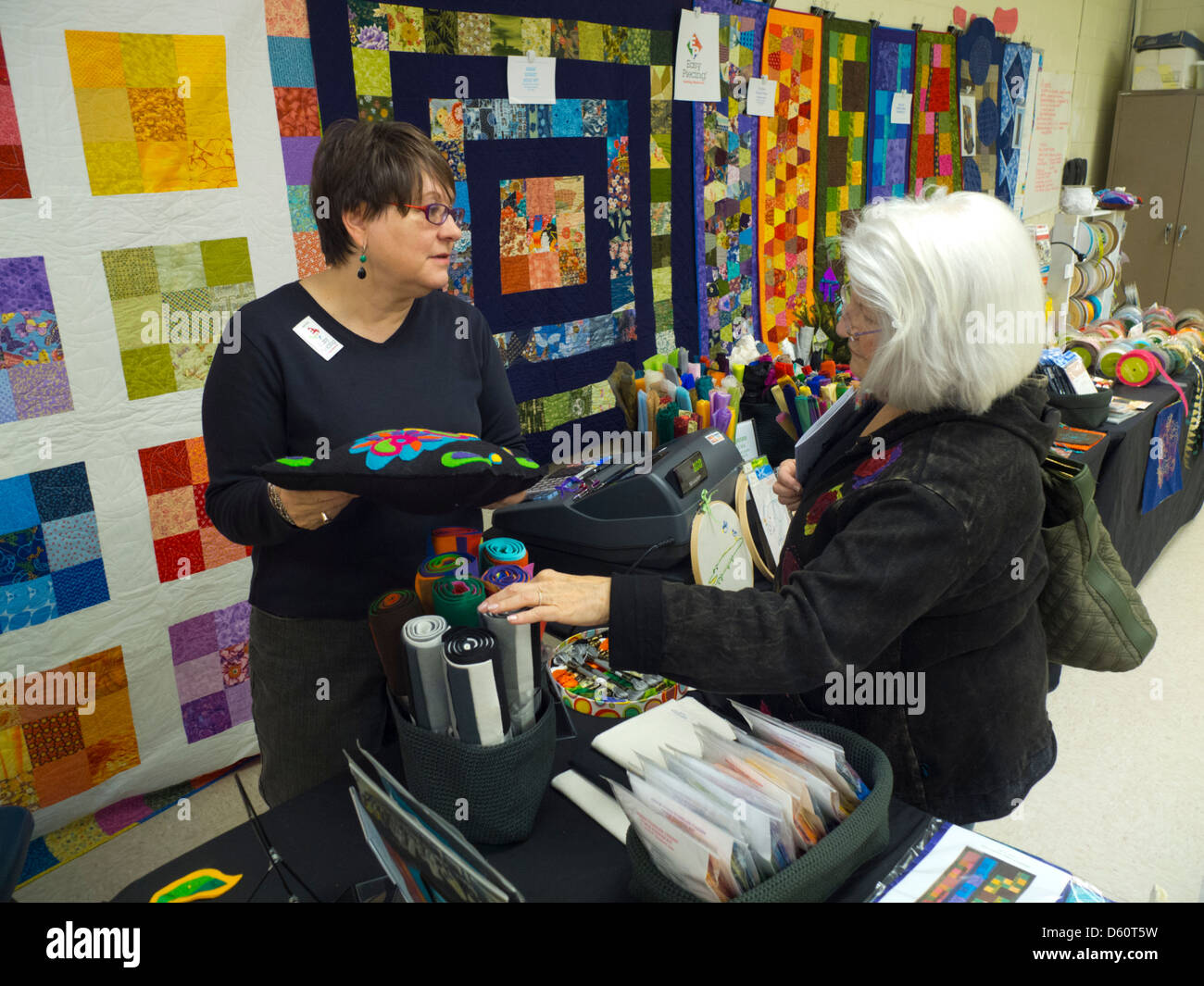 Exhibit exhibition collection booth hi-res stock photography and images ...