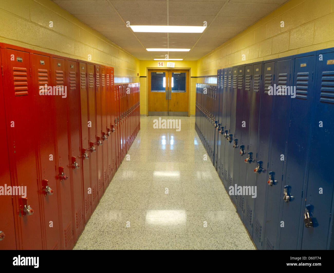empty lockers at school Stock Photo - Alamy