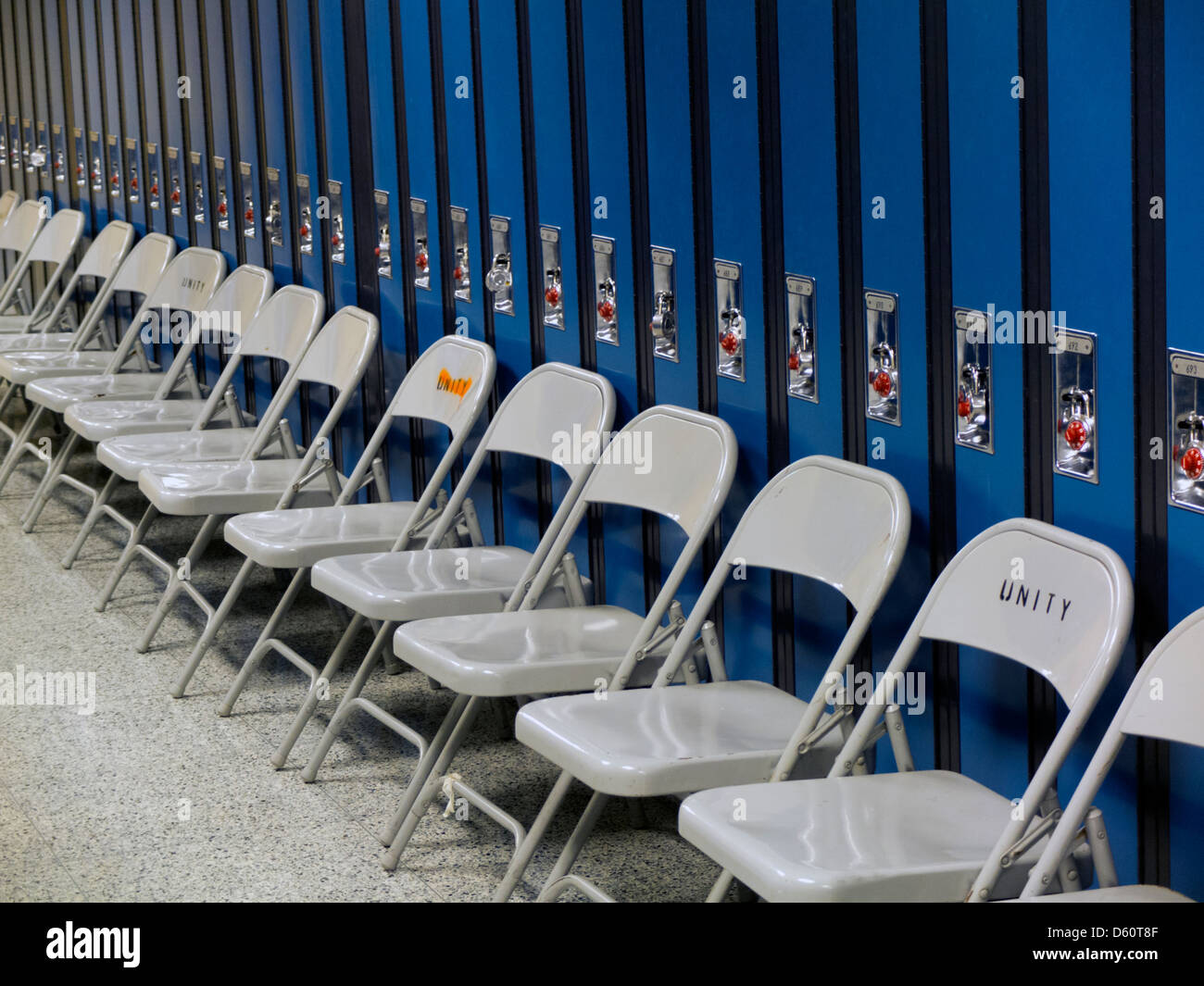 empty lockers at school Stock Photo - Alamy