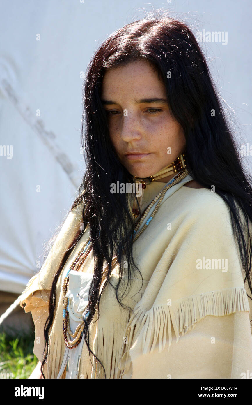 Mono Indian And Native American High Resolution Stock Photography and ...