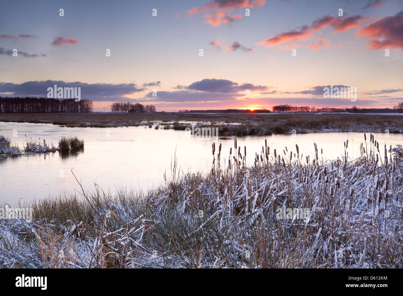 Sunrise over winter lake hi-res stock photography and images - Alamy