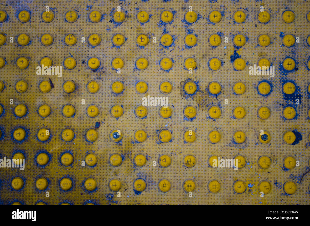 Tactile platform edge hi-res stock photography and images - Alamy