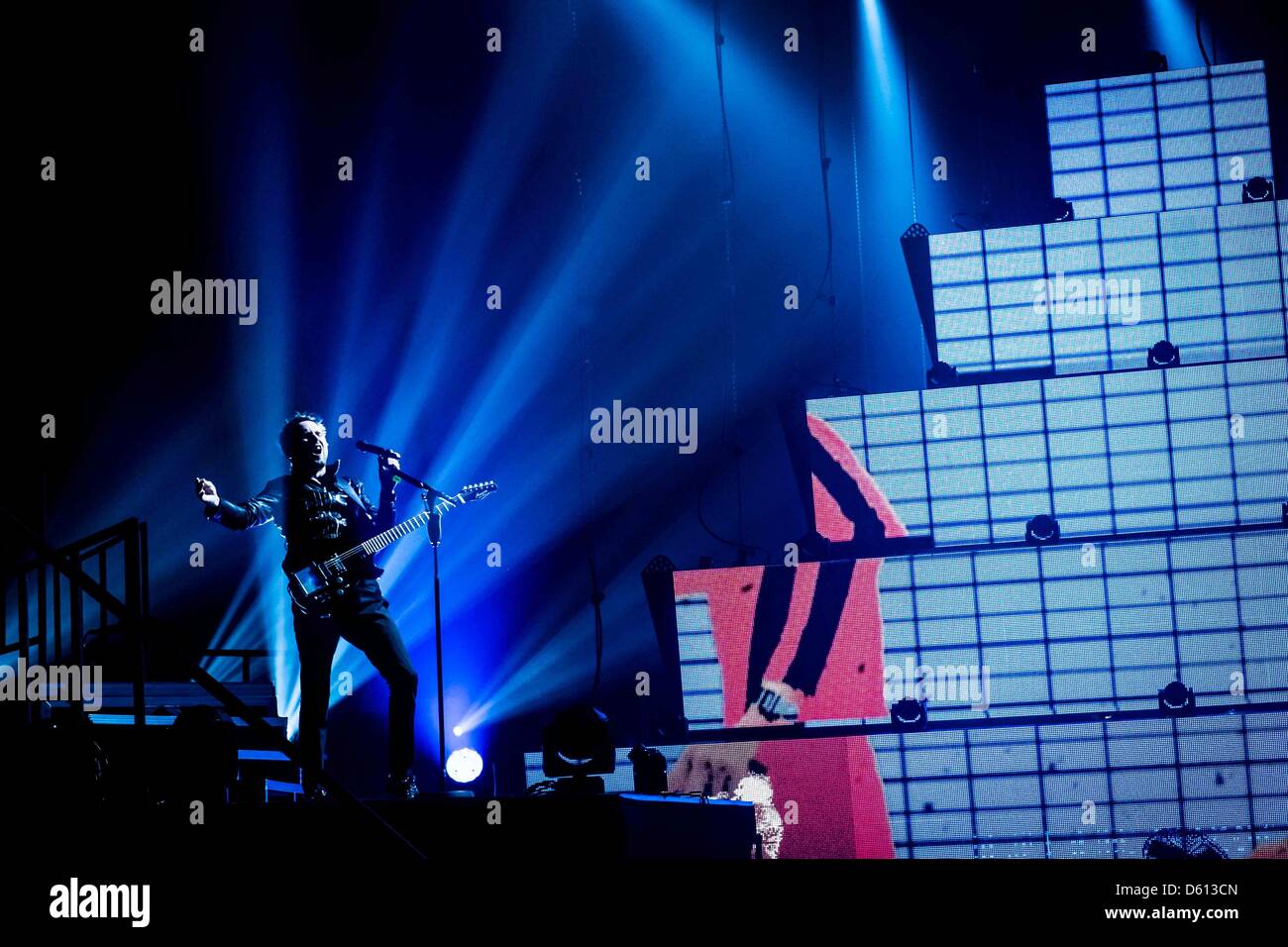 Muse lead singer matthew bellamy hi-res stock photography and images ...