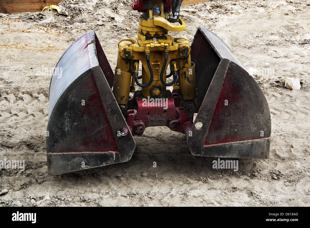 Dredger bucket hi-res stock photography and images - Alamy