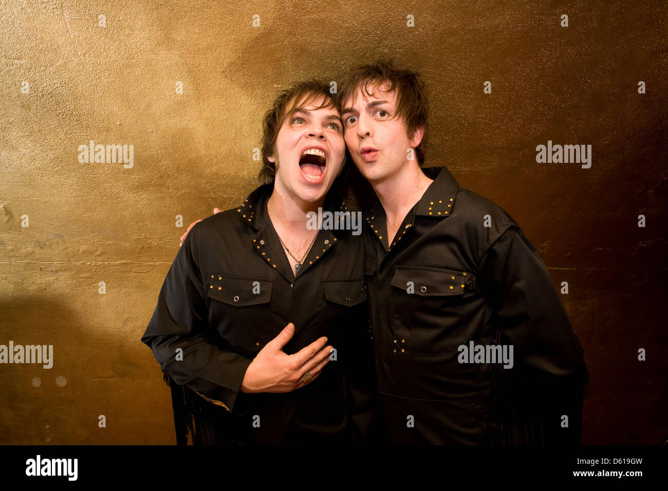 Gaz Coombes and Danny Goffey in Supergrass side-project -The Diamond ...