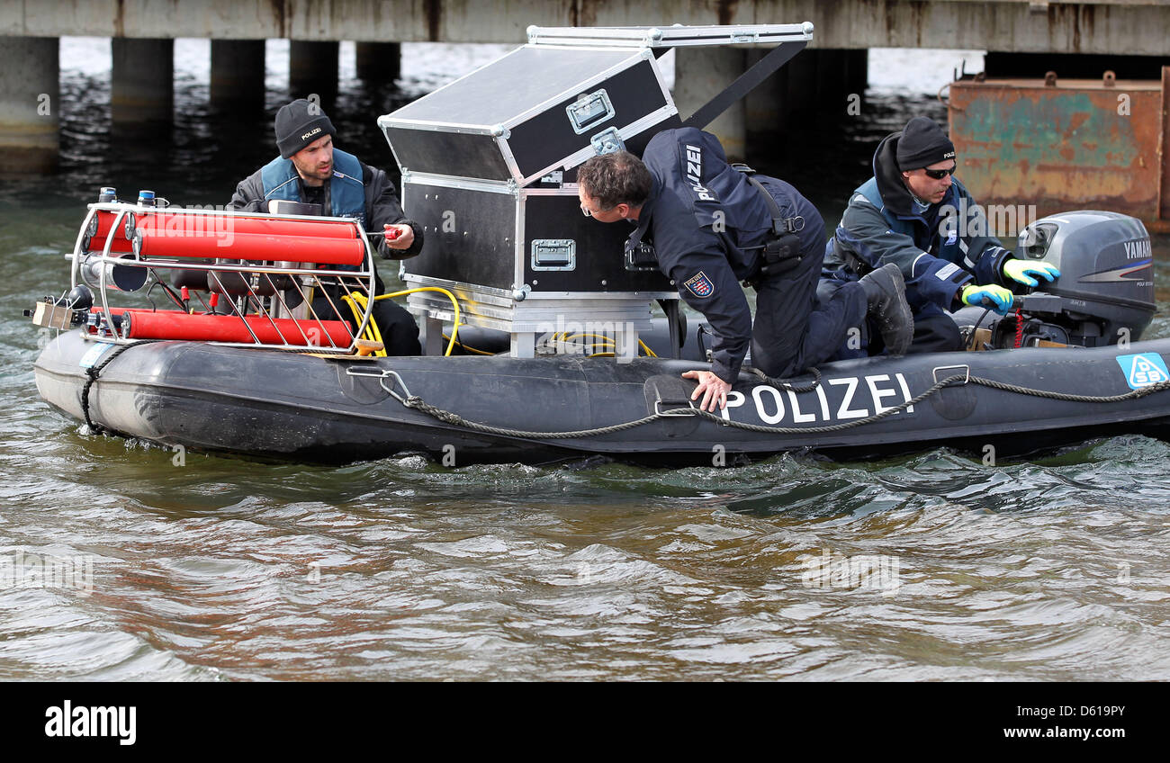 Used police operation hi-res stock photography and images - Alamy