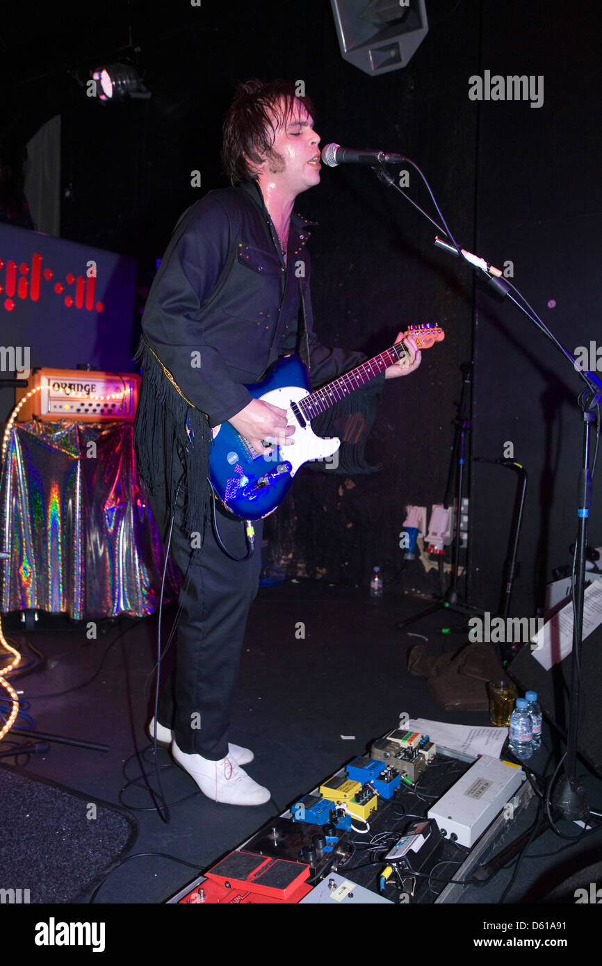 The Diamond Hoo Ha Men (Hotrats) a Supergrass side-project covers band ...