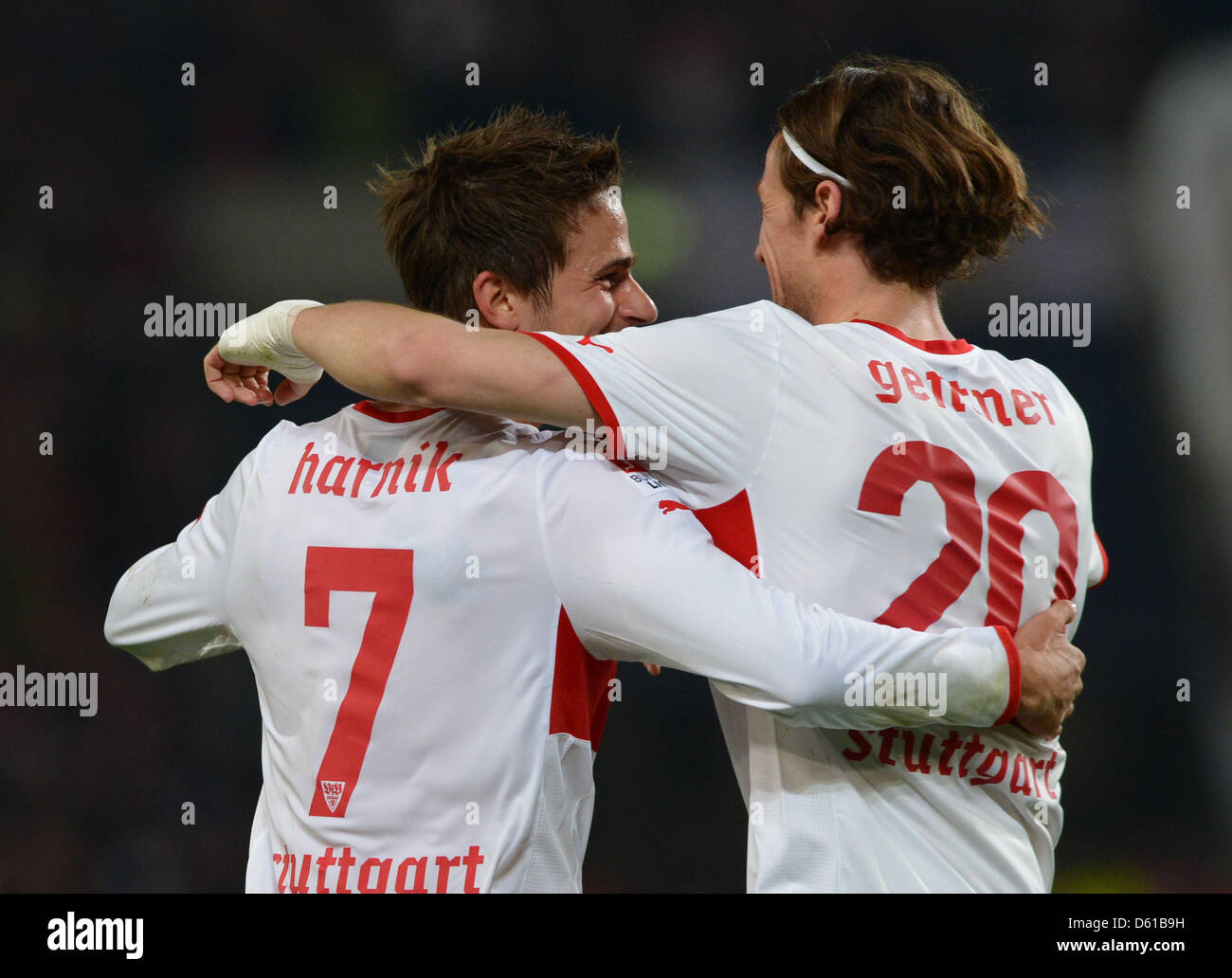 Stuttgart's Martin Harnik (L) celebrates his 2-1 goal with teammate ...