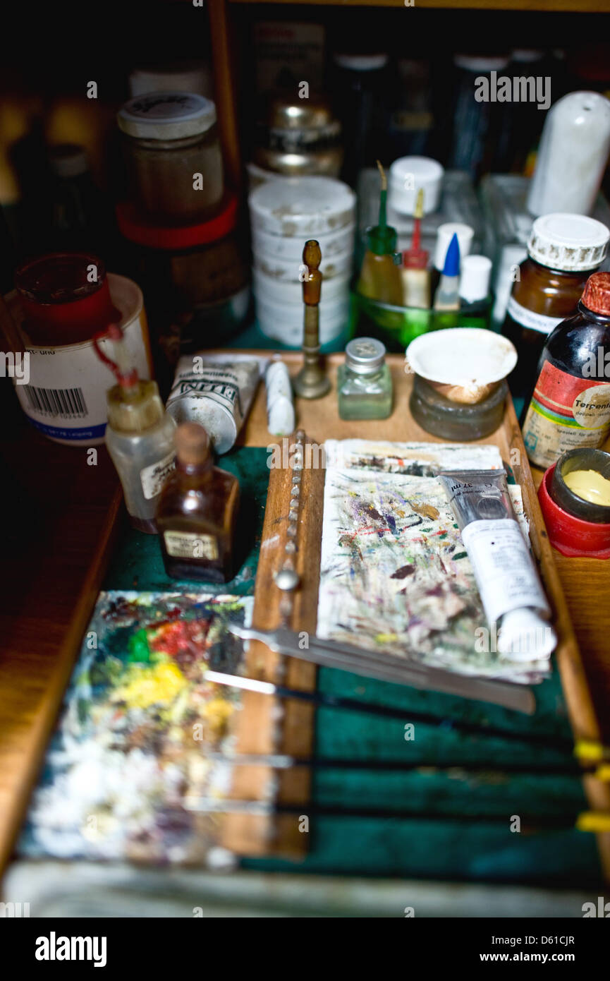 Supplies of 70-year-old painter Horst Hille in Radebeul, Germany, 11 ...
