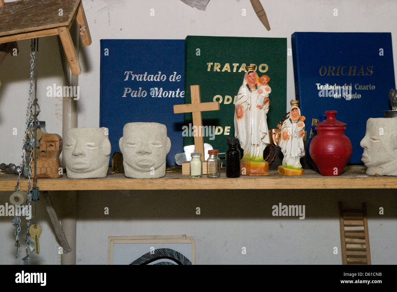 Santeria altar hi-res stock photography and images - Alamy
