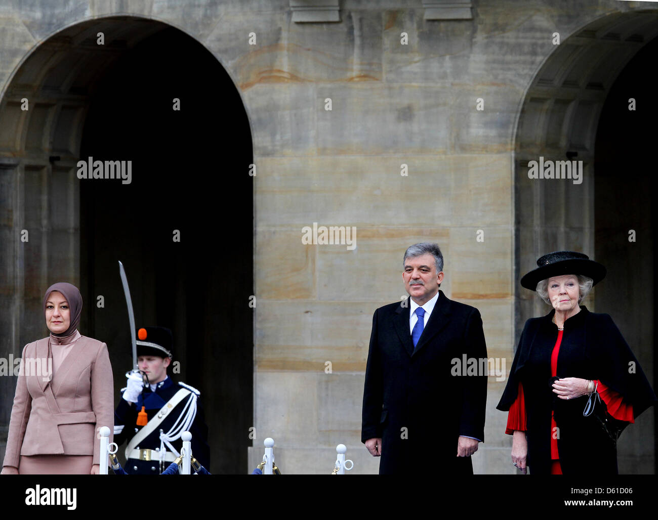 Dutch Queen Beatrix (R) welcomes Turkish President Abdullah Gul and his ...