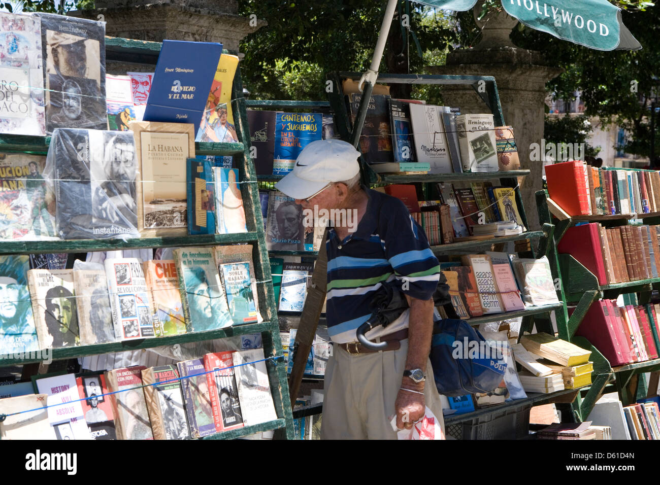 Second hand magazines hi-res stock photography and images - Alamy