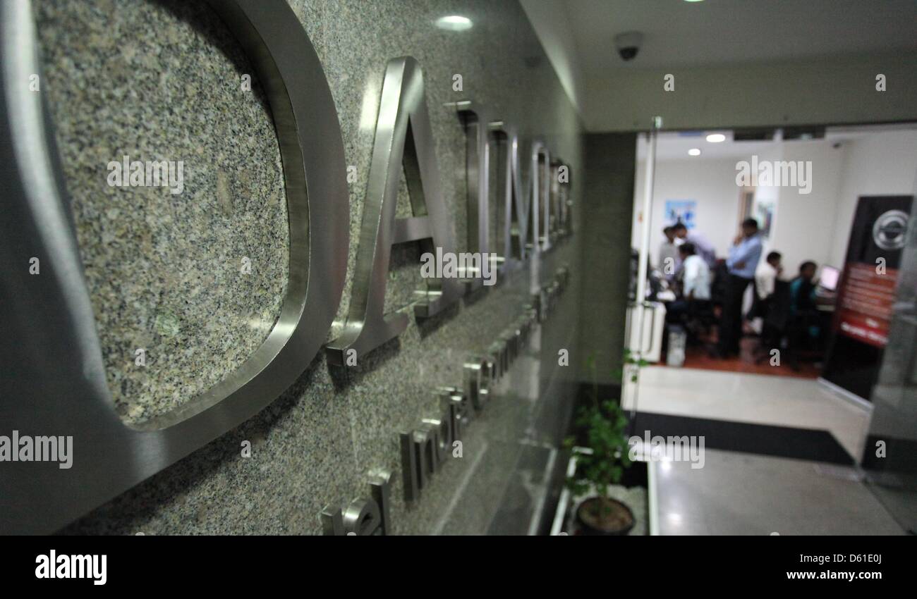 Employees of the Indian Daimler commercial vehichle subsidiary DICV ...