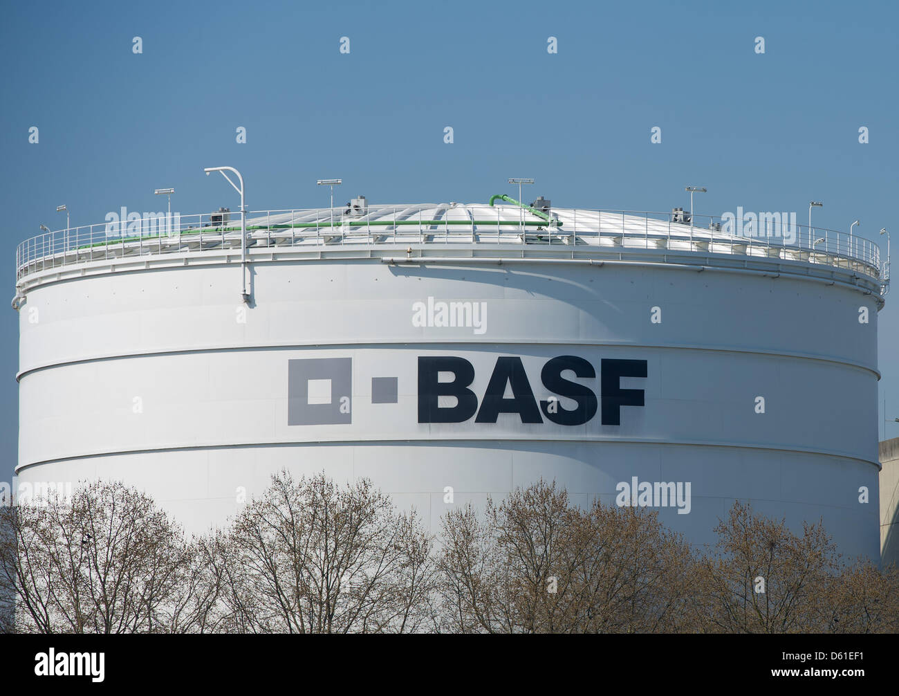 View of the plant grounds of chemical company BASF in Ludwigshafen ...