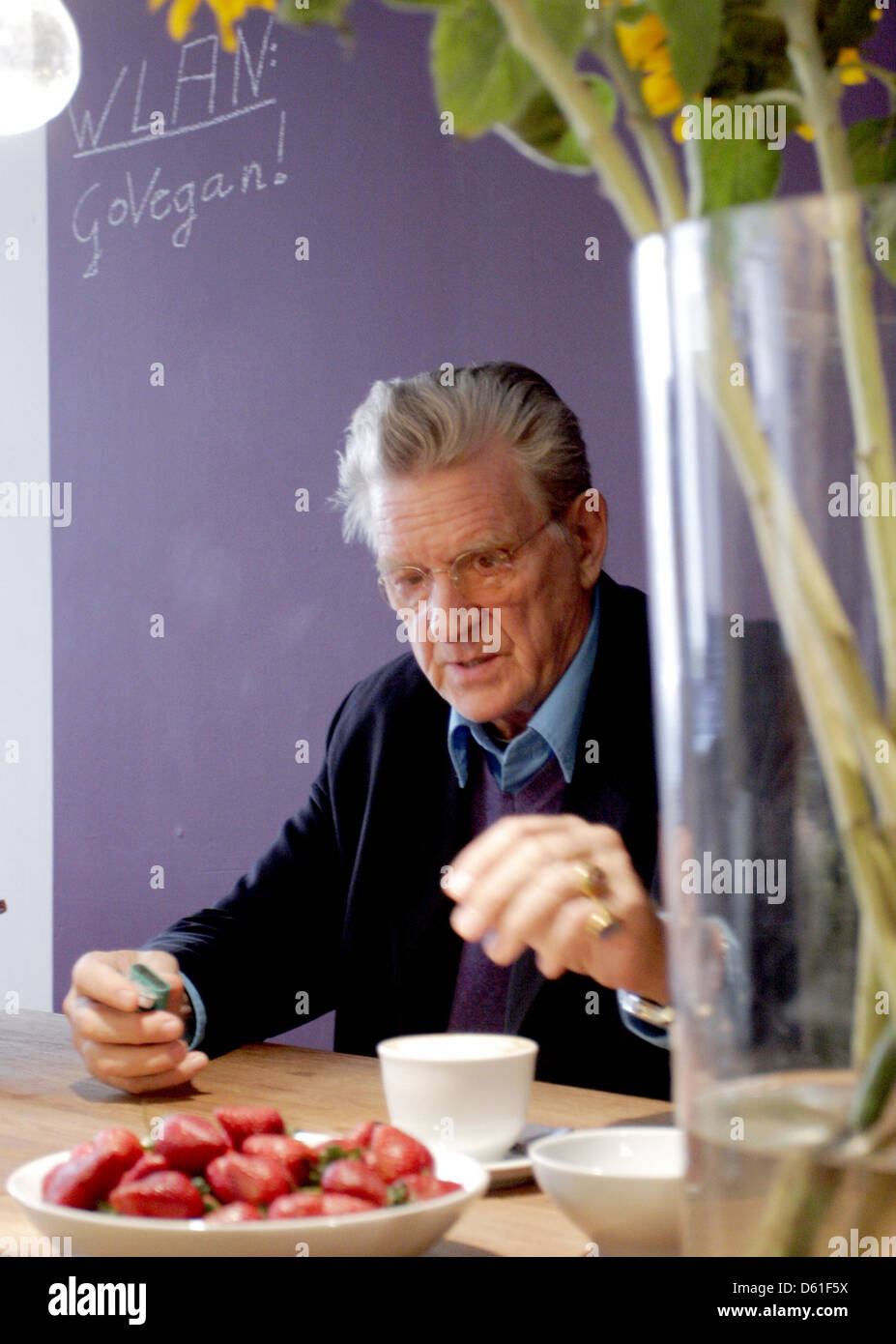Robert Thurman, US author, buddhist and Je Tsong Khapa professor for ...
