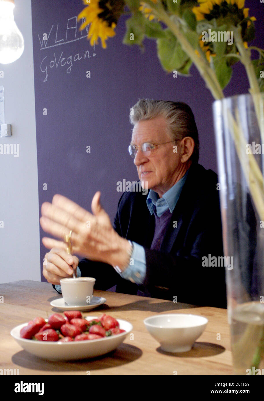 Robert Thurman, US author, buddhist and Je Tsong Khapa professor for ...