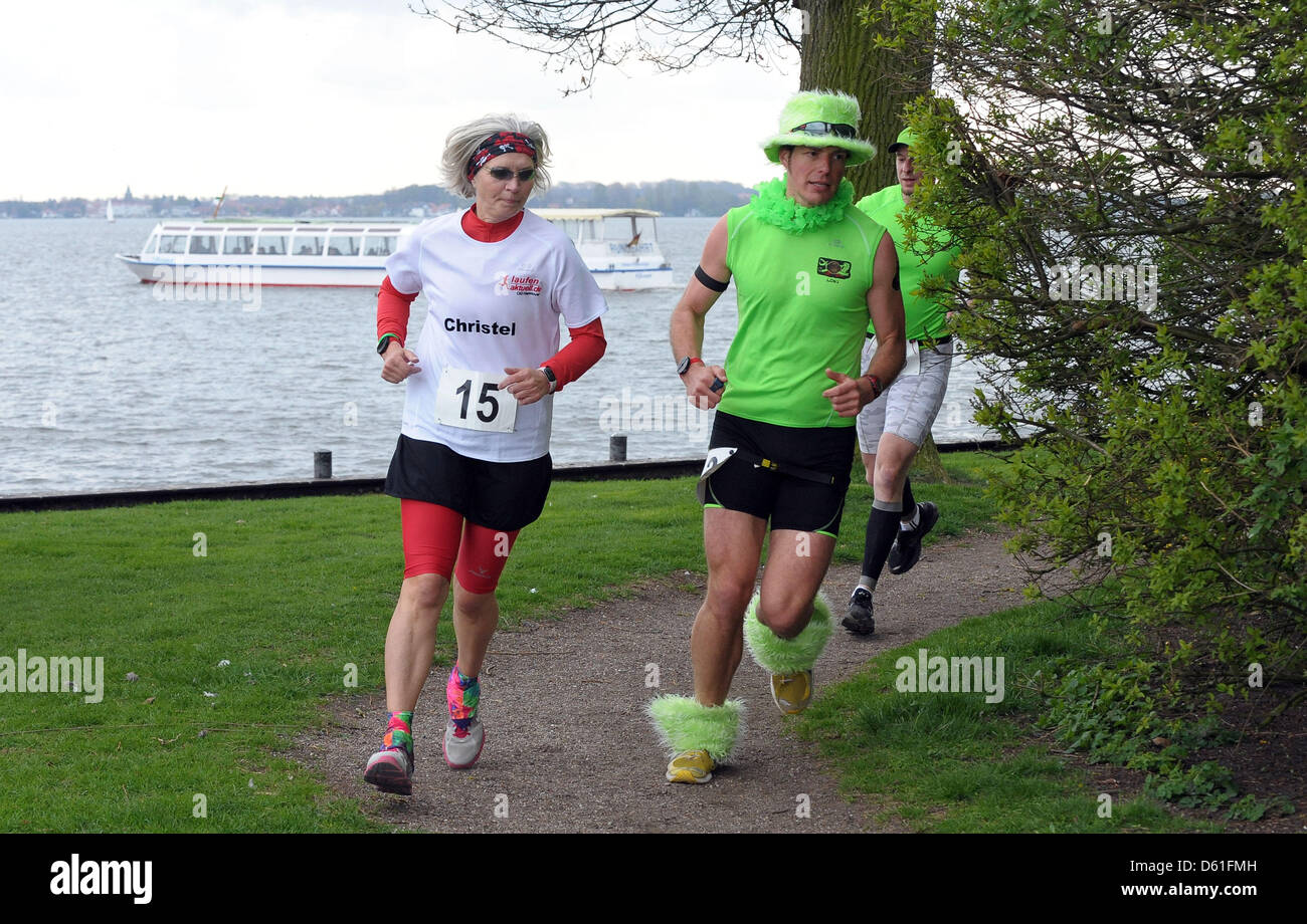100 km run hi-res stock photography and images - Alamy