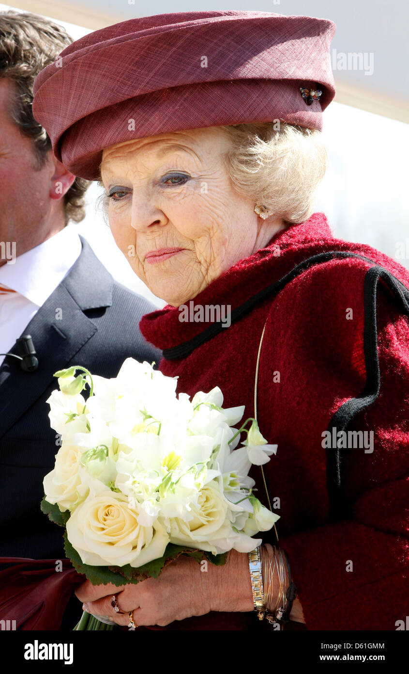 25 scale typical dutch buildings landmarks hi-res stock photography and ...