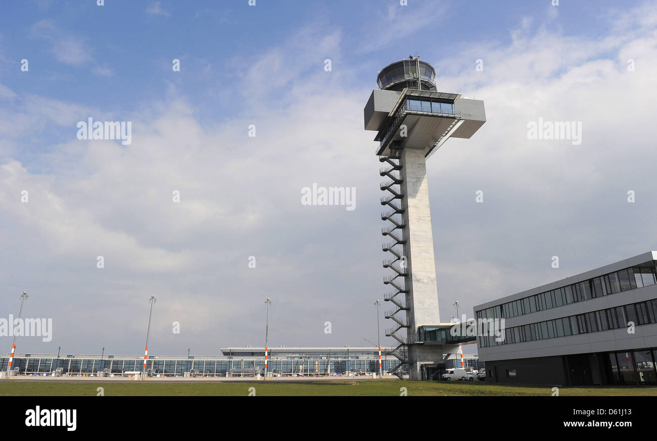 The 72 meter high tower of the future Berlin-Brandenburg Airport is ...