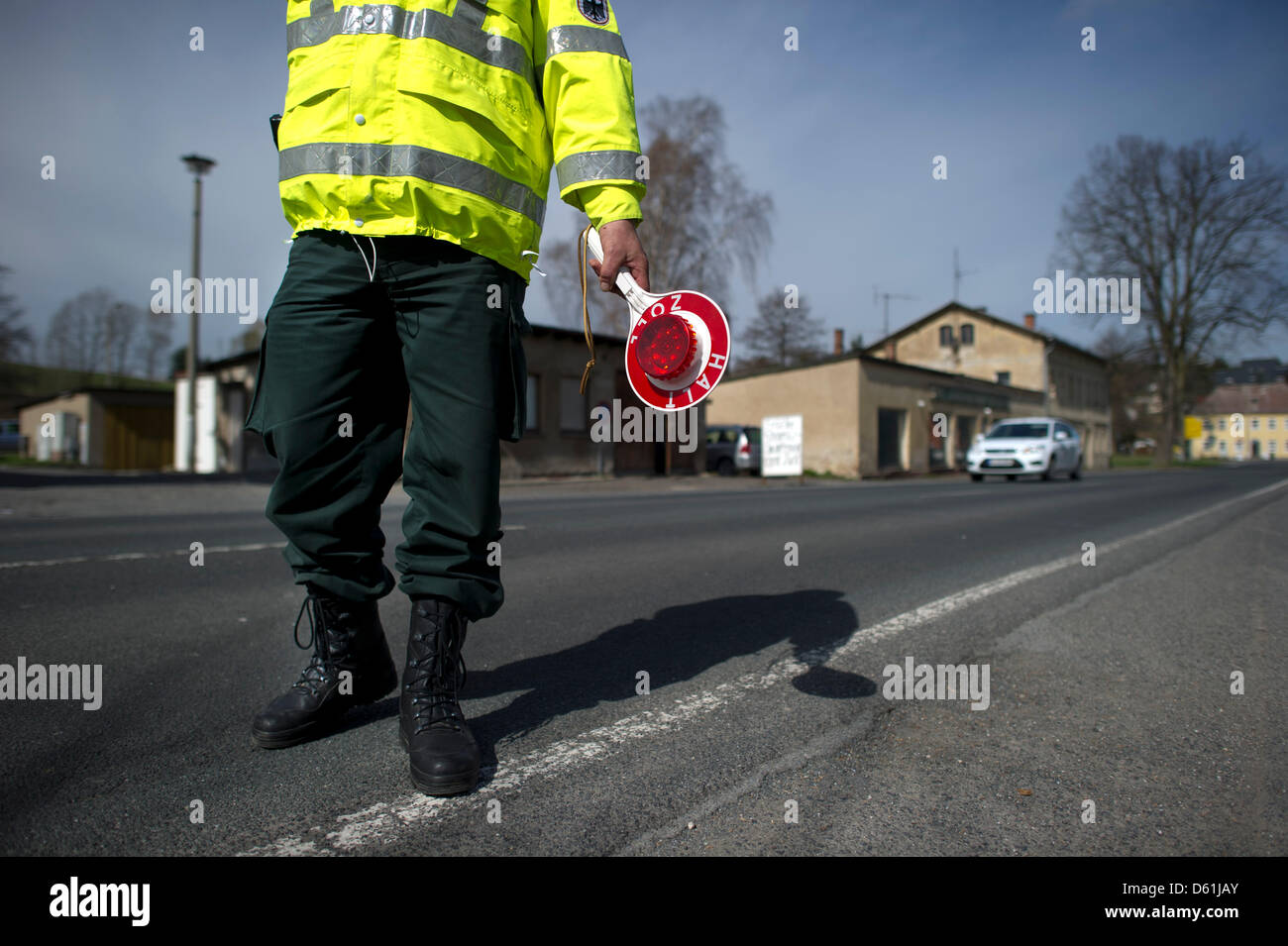 Customs inspection hi-res stock photography and images - Alamy
