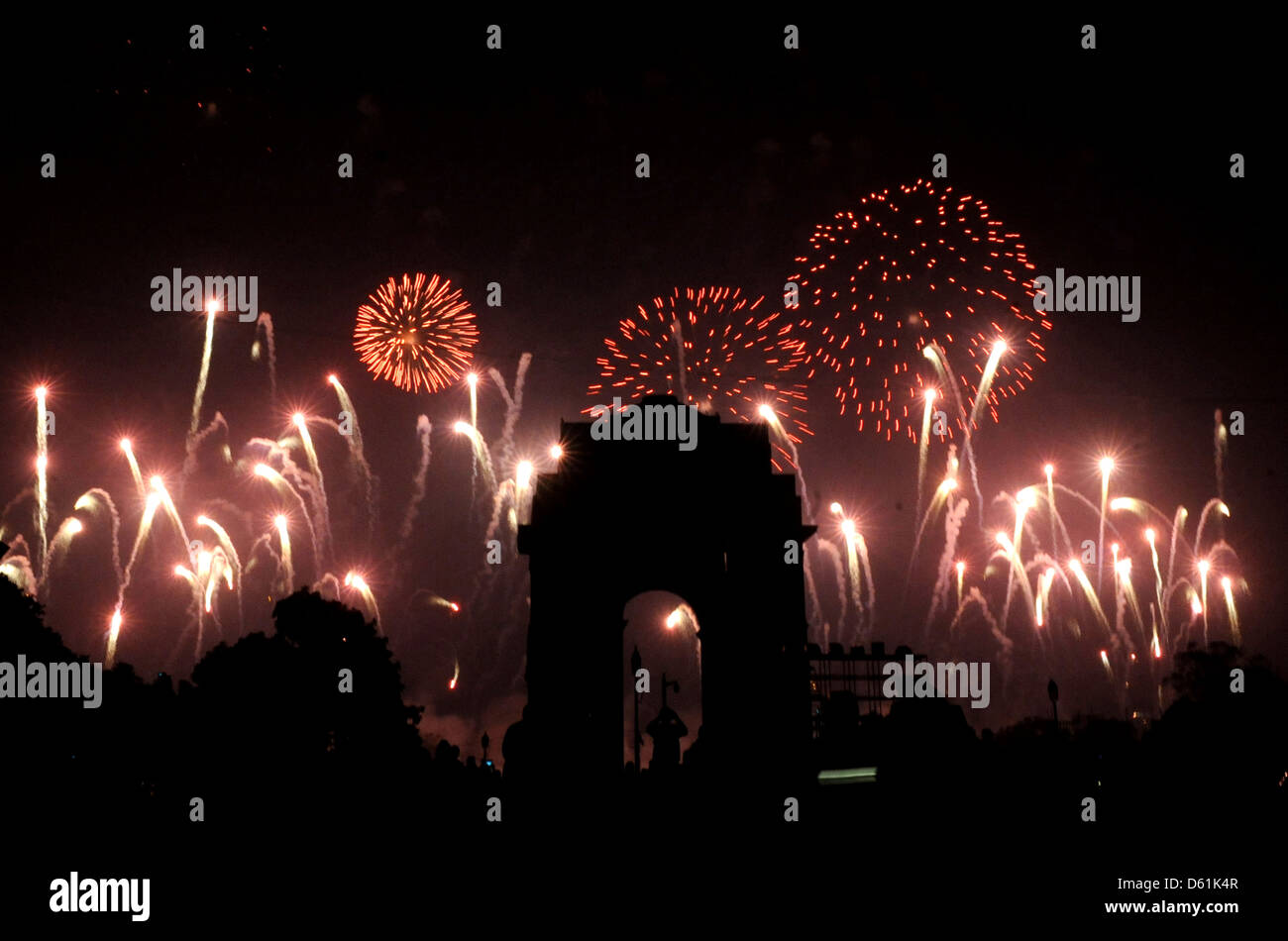 India Gate war memorial is silhouetted as fireworks light up the sky ...